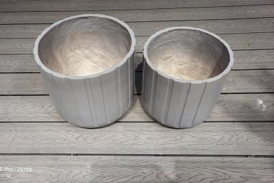 China Customizable Fiber Clay Planter Round Weather - Resistant for sale