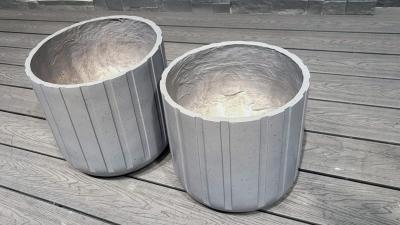 China Customizable Fiber Clay Planter Round Weather - Resistant for sale