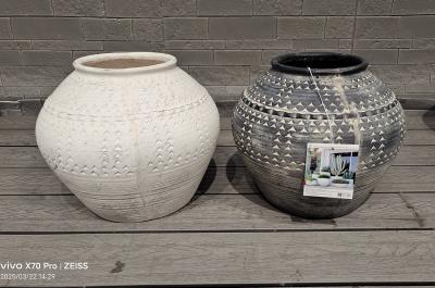 中国 丸みを帯びた強化粘土プランター、庭のニーズに耐久性と機能性を提供 販売のため