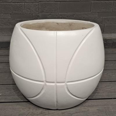 China classic basketball design sporty fun -themed appearance spherical fiber clay planter lightweight durable low-maintainence flower pot holiday Villa office decoration garden gym landscaping project for sale