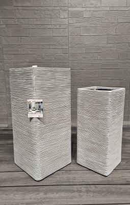 China Jardineira Moderna de Coluna Quadrada para Decoração de Piso de Shopping Center de Sala de Estar Vaso de Flores de Cimento Argiloso Acabado Design de Tinta Spray à venda