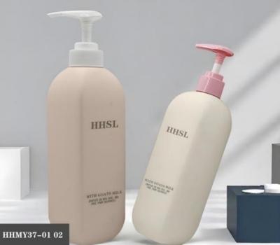 China Customized Plastic Luxury Shampoo Bottles 300/500ml PE Bottle for sale