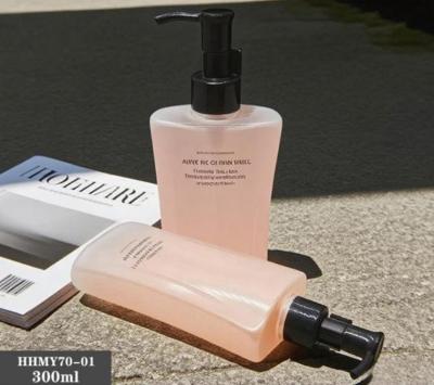 China Customized Plastic Luxury Shampoo Bottles 300ml PE Bottle for sale