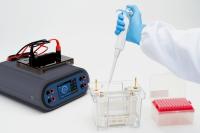 China Programmable Electrophoresis Power Supply With Touchscreen 0–600V 0–360W for sale