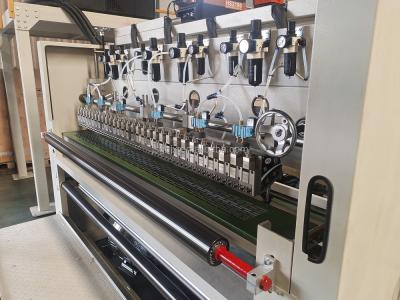 Cina Equipaggiamento laminato per filtri di condizionatori d'aria a diffusione attiva di carbonio per risultati ottimali in vendita