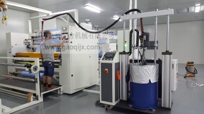 China Automatische warmsmeltlijmlamineermachine voor het binden van ondergoedstof Te koop