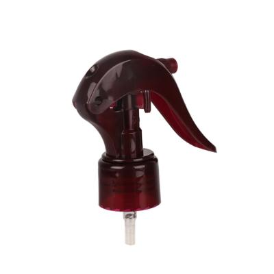 Cina Spruzzatore a trigger in miniatura di plastica rosso vino 28/410 per pulizia di giardini in vendita