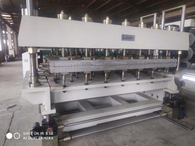 Κίνα 220kw κοίλη Multiwall πυκνότητα 30m * 10m * 5m πινάκων γραμμών 1.2g/Cm3 εξώθησης φύλλων PC προς πώληση