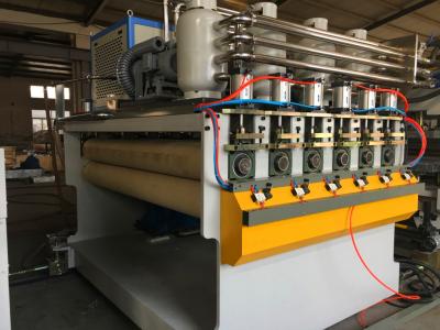 Κίνα 500kg/H κοίλη ζαρωμένη γραμμή 2m/Min εξώθησης φύλλων PC προς πώληση