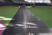 China temporary road track mat for light duty ground protection equipment/composite mat system for sale