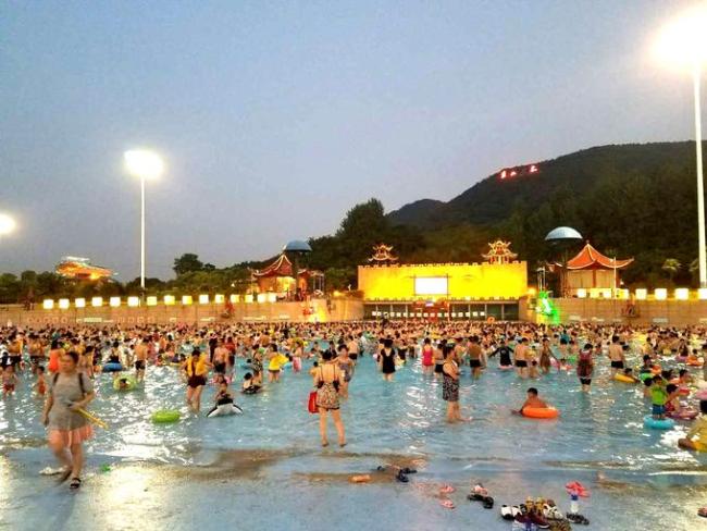 Lo SpA dello stagno di Wave artificiale della macchina dello stagno di Wave del parco dell'acqua controlla la tecnologia 1