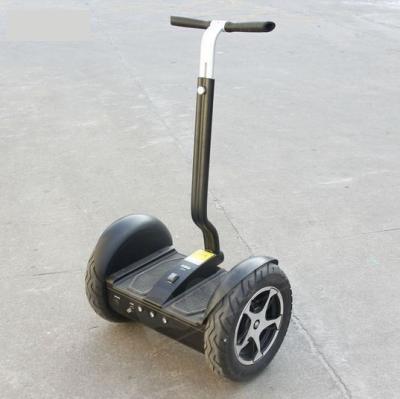 China Elektrische 2 rijden Zelf In evenwicht brengende Autoped, de Elektrische Gekniesde Autoped van 1600 W voor Volwassenen   Te koop
