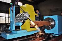 China CNC Pipe Beveling Machine 5 Axis Plasma Cutter 600mm Diameter for Intersecting Pipe Cutting for sale