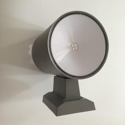 China Alumínio solar para cima e para baixo o lúmen exterior SMD 2835 das luzes 3.2V 50 da parede à venda