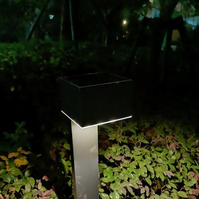 China Waterproof Solar Panel Garden Lights 60LM 3.7V 2000mAh Landscape Lamp Post for sale