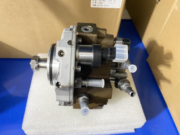 Quality Authentic Komatsu excavator accessories: fuel injection pump (applicable to models 200/220-8/220-8MO)/fuel pump for sale