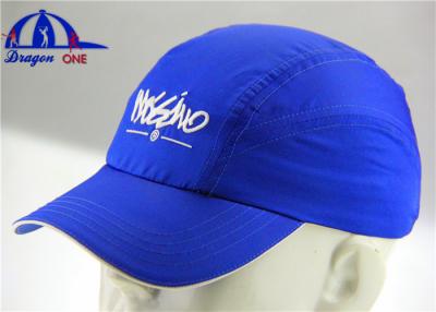Cina Su ordinazione asciughi i cappucci ed i cappelli correnti adatti di sport con stampa/logo del ricamo in vendita