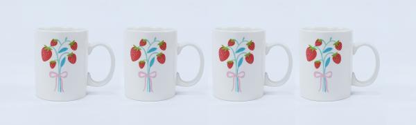 Quality STRAWBERRY DINNERWARE SET for sale