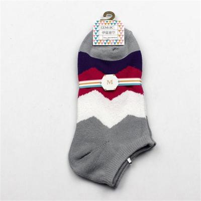 China Fashion ankle socks in maple leaf design for men for sale