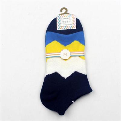 China Fashion ankle socks in maple leaf design for men for sale