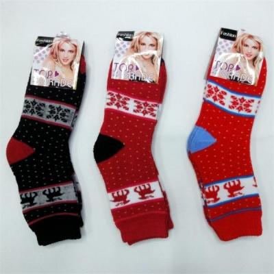 China Stunning christmas maple leaf patterned design winter cotton socks for women for sale
