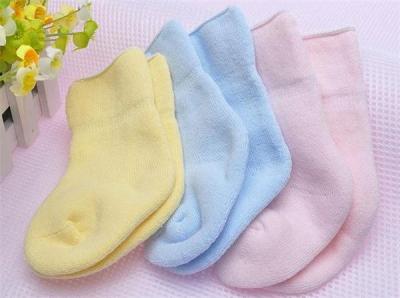 China Latest design knitted AZO-free terry cotton socks for baby for sale