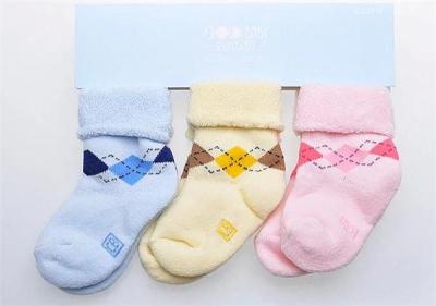 China Top selling diamond check patterned design knitted supersoft terry cotton socks for baby for sale