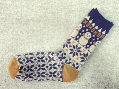 China OEM customized christmas snowman design winter acrylic thick wearing socks in high quality for sale