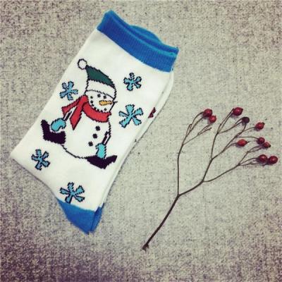 China Vivid christmas snowman patterned design eco-friendly cotton wearing hosiery for women for sale