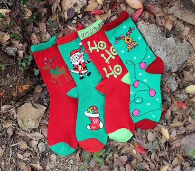 China Manufacturer lovely cartoon christmas patterned design cozy cotton dri-fit dress socks for sale