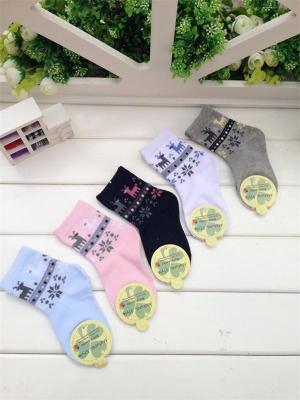 China Lovely christmas snow patterned design knitted supersoft terry cotton socks for baby for sale