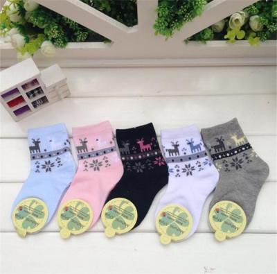 China Classic christmas snow patterned design knitted eco-friendly OEM cotton socks for baby for sale