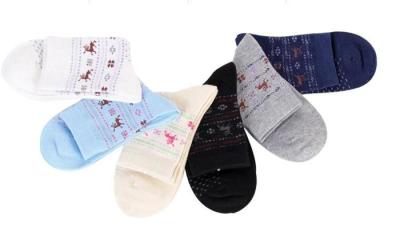 China Classic christmas deer patterned design cosy cotton high warmth winter socks for women for sale