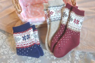 China Classic Colorful  Christmas Gifts OEM Cozy Cotton Terry Socks For Baby for sale