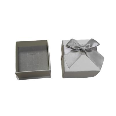 China Customizable Jewelry Paper Box with rigid greyboard art paper hot stamping embossing and magnetic closure ideal for rings necklaces earrings for sale