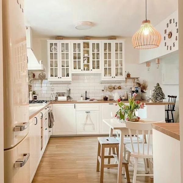 Quality Wooden Apartment Lacquer Kitchen Cabinet Customized Kitchen Cupboard Lacquer for sale