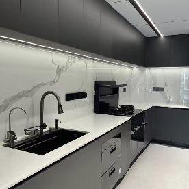China Modern Natural Solid Wood Modular Custom Kitchen Furniture Luxury Cabinets for Villa for sale