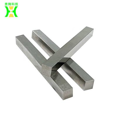 Cina Portable Die Casting Mold Parts , Precision Punch Pins With SR Cooling Hole in vendita