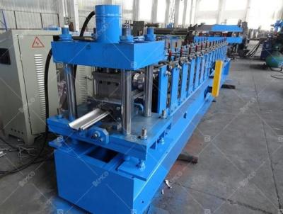 Cina Rotolo idraulico dello sportello che forma velocità di lavoro della macchina 7-12m/min in vendita