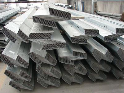 Cina Z / I Purlins della sezione di C incanalano l'acciaio galvanizzato/lucidato per costruzione in vendita