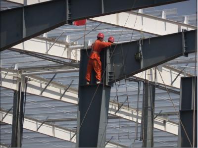 China Wasserdichte 80*60*8M Prefab Steel Warehouse mit PVC-Fenster zu verkaufen
