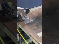 Lichte handgevoelige lasersweismachine met één motor voor het lassen van 4 mm aluminium