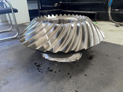 China High Precision Large Diameter Spiral Bevel Gear for Crusher Machine Reducer with Corrosion Resistance for sale
