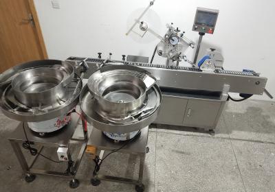 China Tandnaald Horizontale Etiketteringsmachine Vial Sticker Labeler Machine Te koop