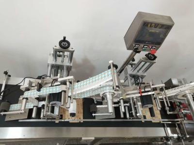 China OPP Leno Poly Stand Up Pouch Label Applicator Machine for Cardboard Surface 220pcs/min for sale