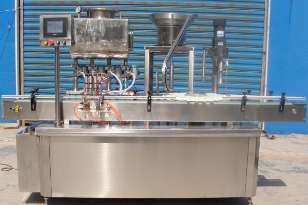 Hochgeschwindigkeitsaugen-Tropfen-Füllung und mit einer Kappe bedeckende Maschine vollautomatisch