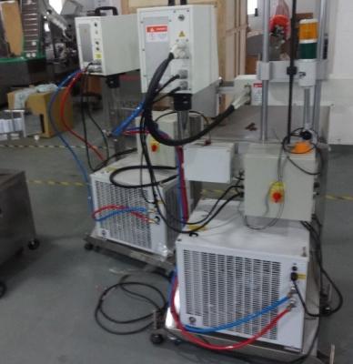 China Pharmaceutical Water Cooled Continuous Induction Sealing Machine For Plastic Bottles for sale