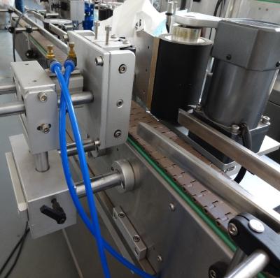 China Ym515 Beverage Electric Bottle Label Applicator / Labeling Machine For Round Bottle Auto for sale
