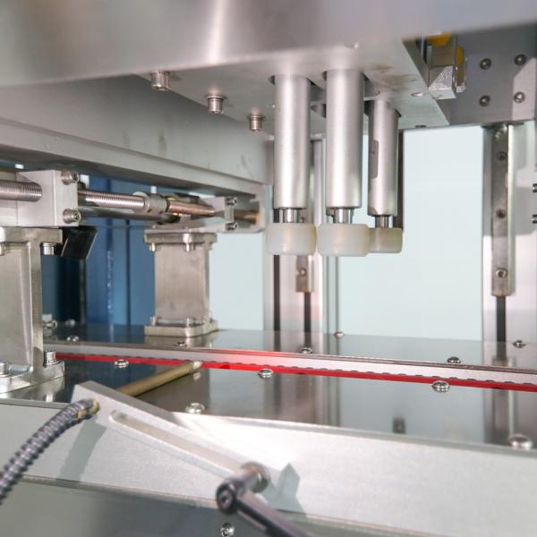 YIMU CM140 Shampoo automático para animais de estimação garrafa 4 rodas Capper Pressing parafuso máquina de tampa com alimentador de tampa vibrante