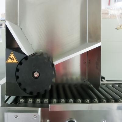 China Ampoule Ball Pen Lip Stick Automatic Vial Labeler Nail Polish Cigar Tube Labeling Machine Te koop